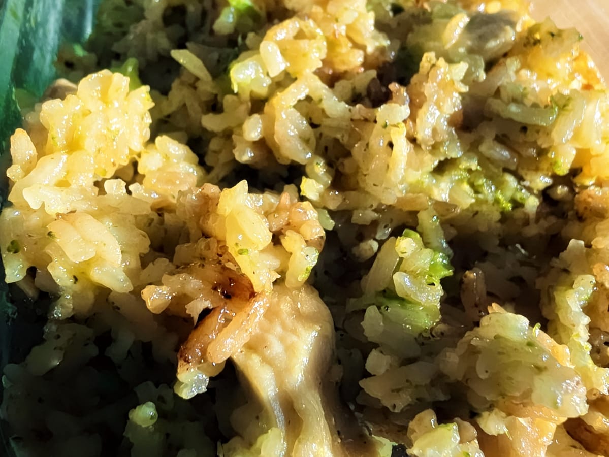 Instant Pot Chicken Broccoli Rice Casserole (Easy)